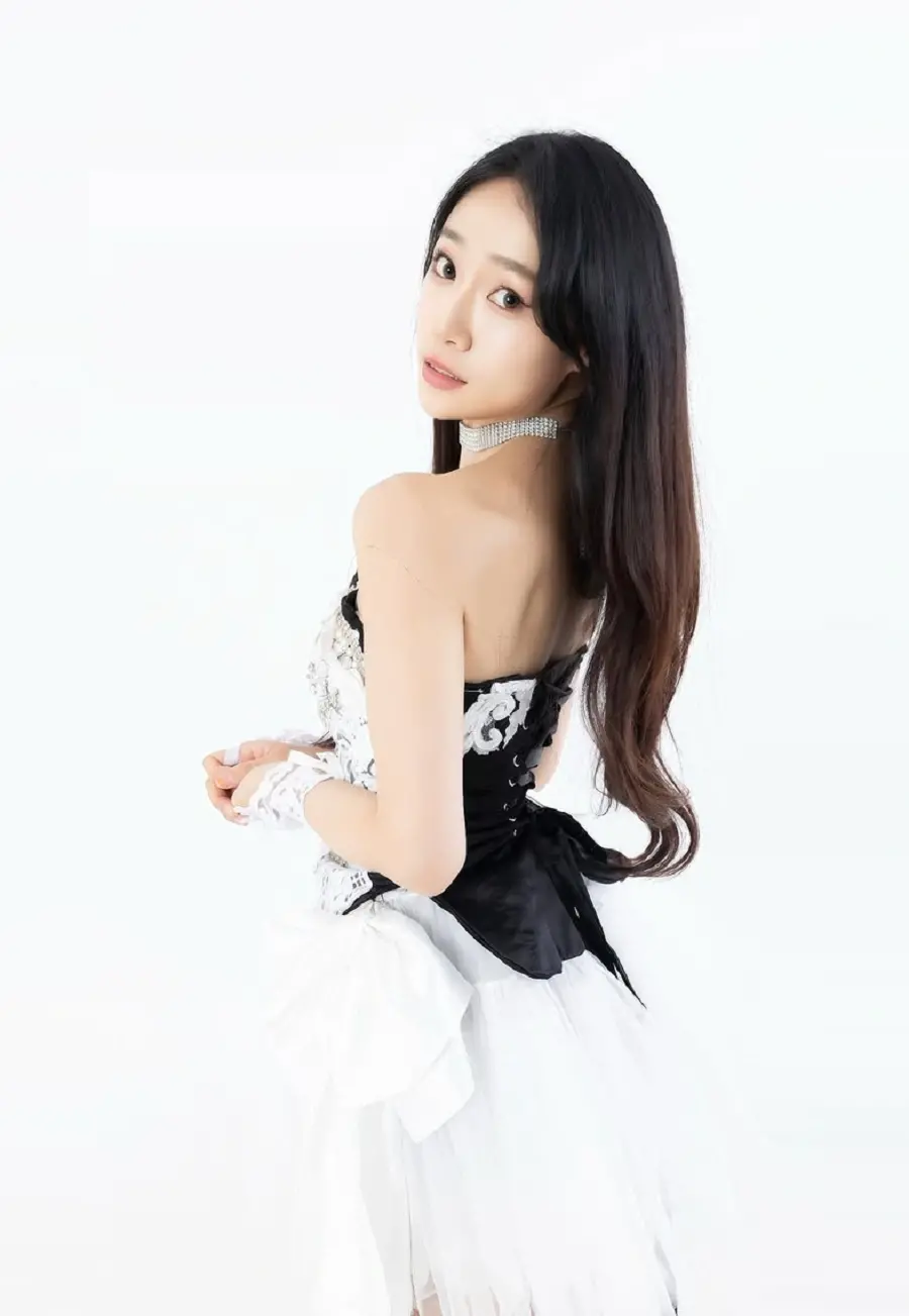 II Rina (Kirots) — K-pop Idol Profile | kpopping