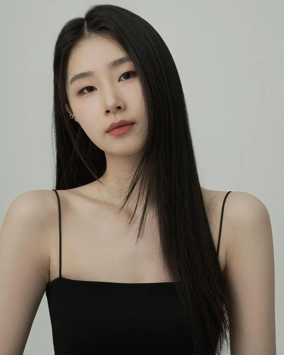 Sugyeong (FAVORITE) — Profile, Age 26, Height, Birthday & Facts (2026 ...