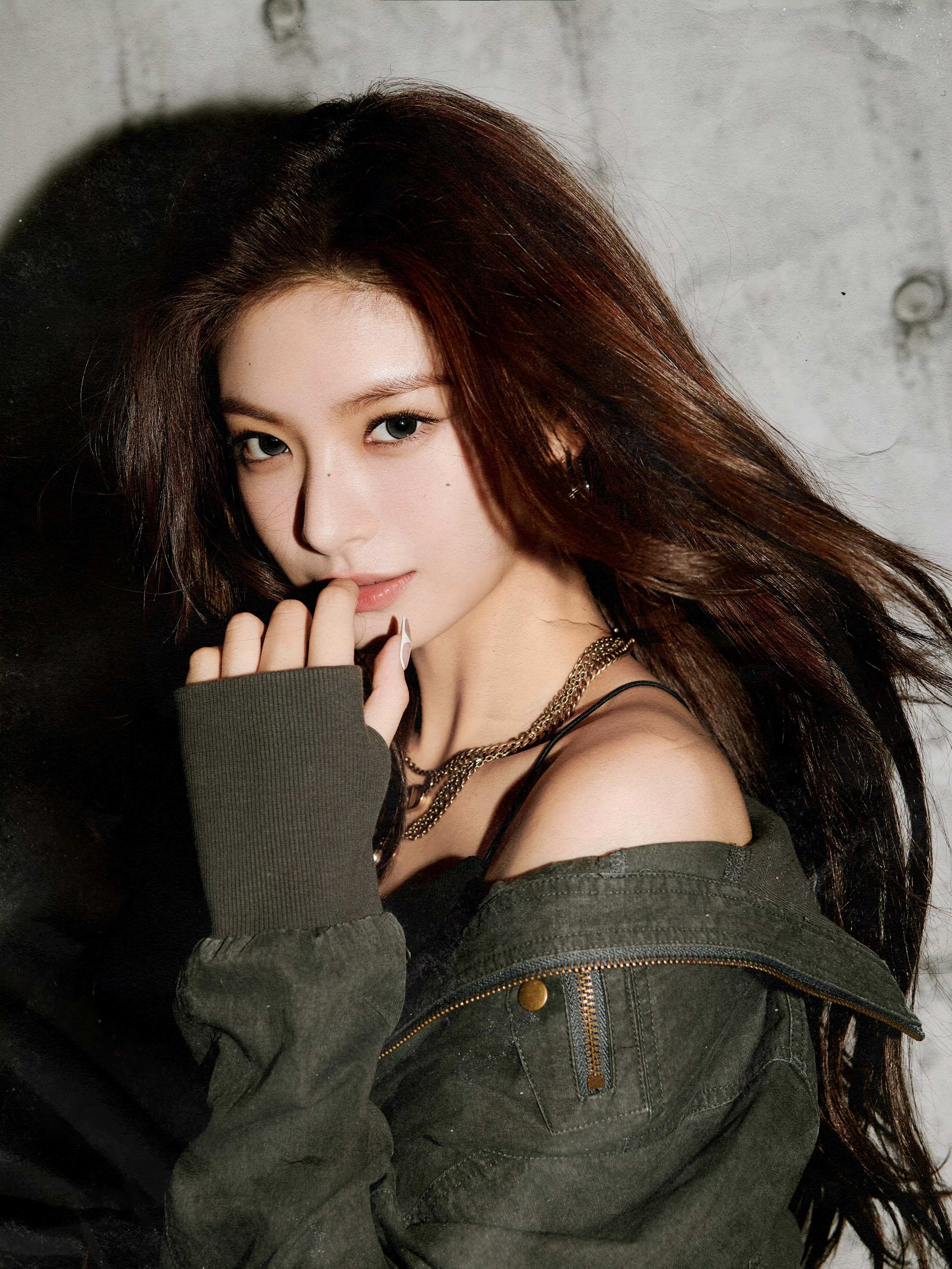 Yiren (EVERGLOW) — K-pop Idol Profile | kpopping
