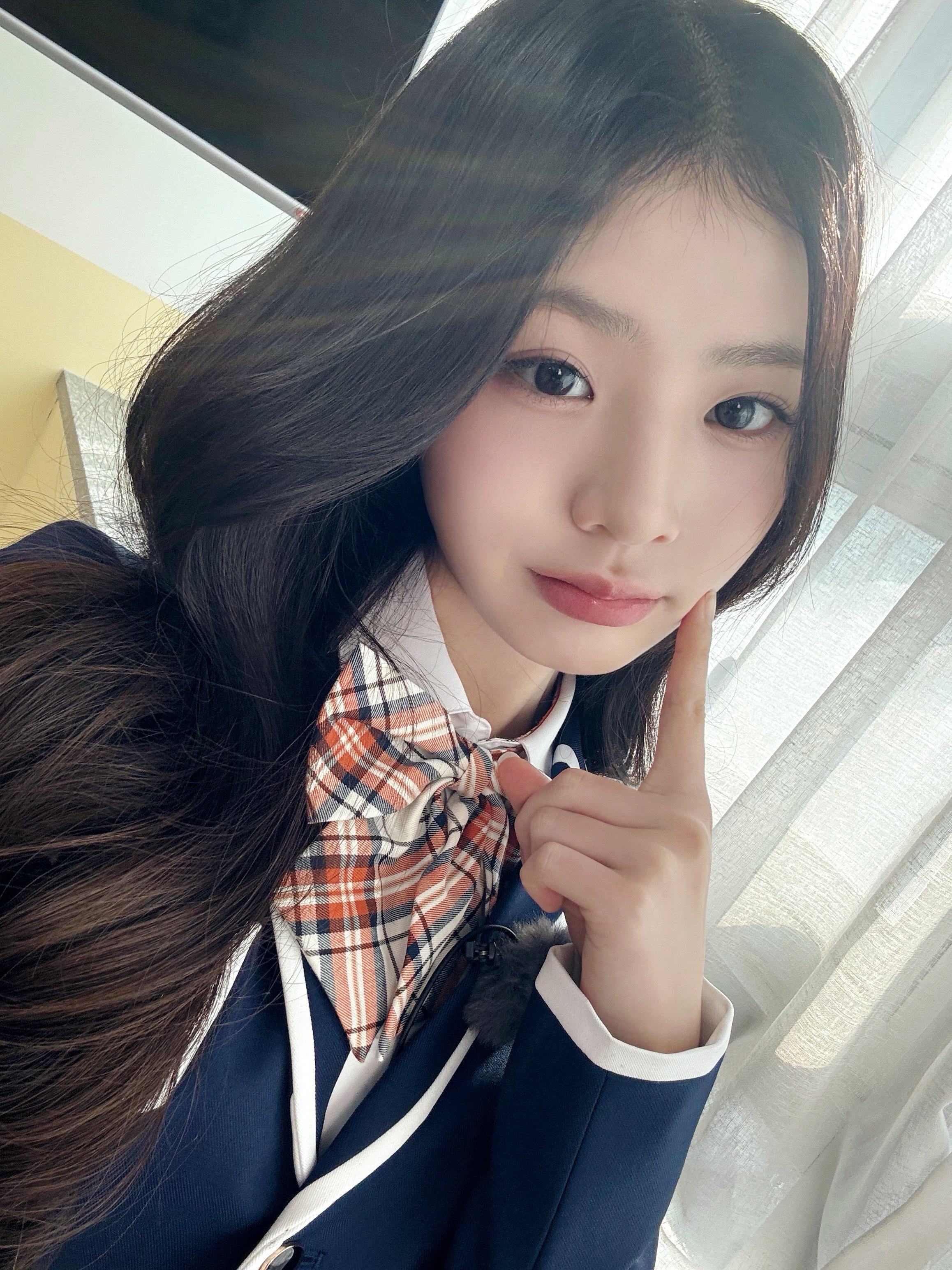 260305 UNIS Official Twitter update with Seowon — HQ K-pop Photos ...